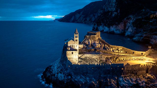 A poetic port - Windows 4K壁纸 | Windows 聚焦（Spotlight）锁屏壁纸