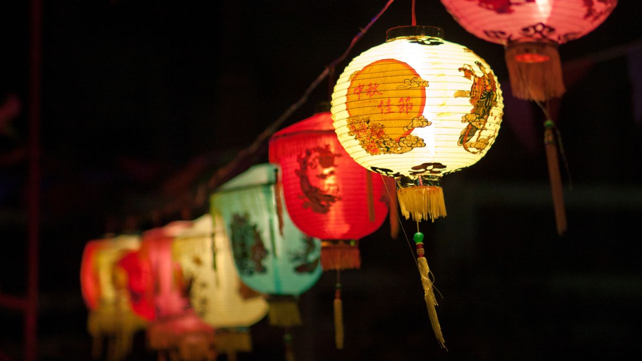 【中秋快乐】 （ © shutterstock ） - 4K必应壁纸 | Bing每日图片高清无水印