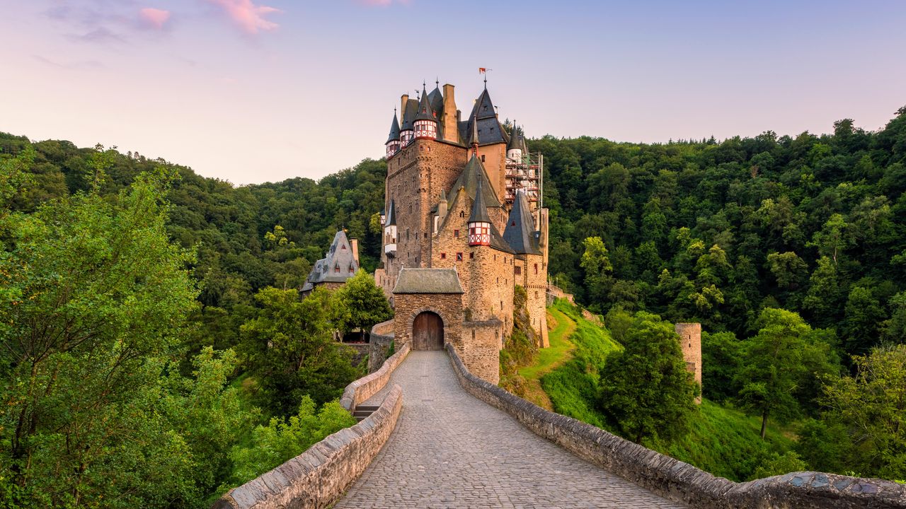 Burg Eltz, Wierschem, Rheinland-Pfalz - 4K必应壁纸 | Bing每日图片高清无水印
